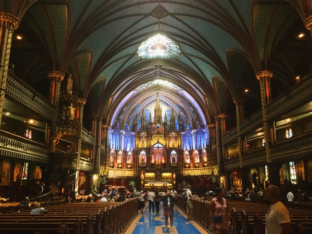 Basilicas, cathedrals, and churches in Montréal - Au-delà du paysage