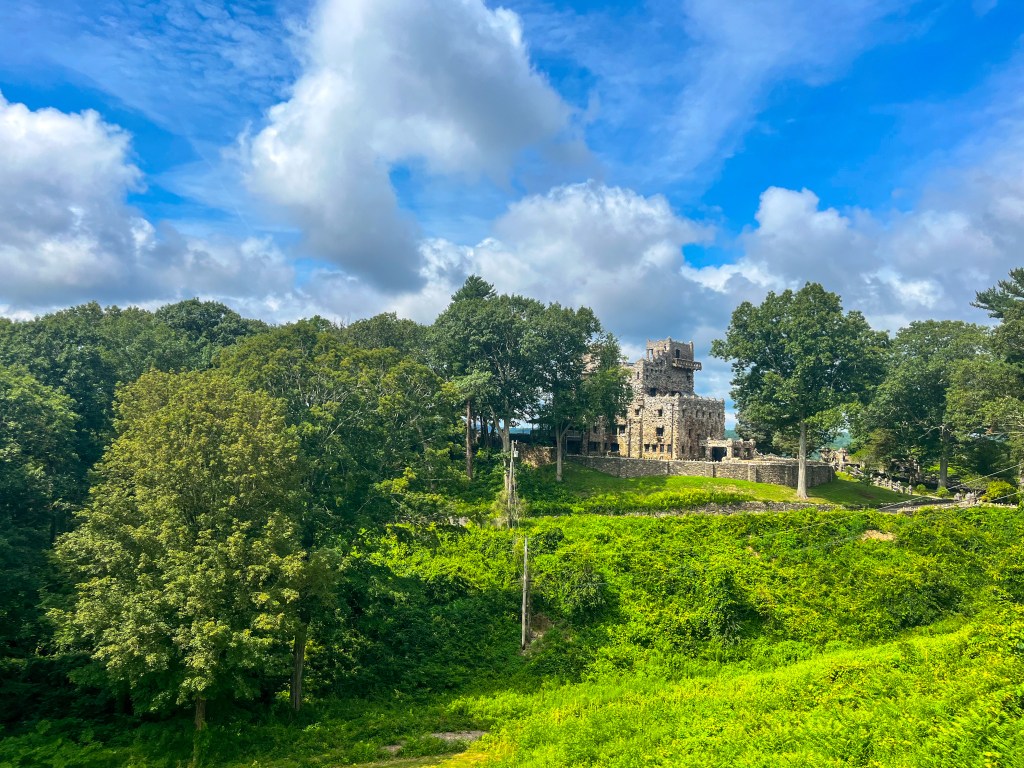 Gillette Castle State Park – Visiting a castle in Connecticut - Au-delà ...