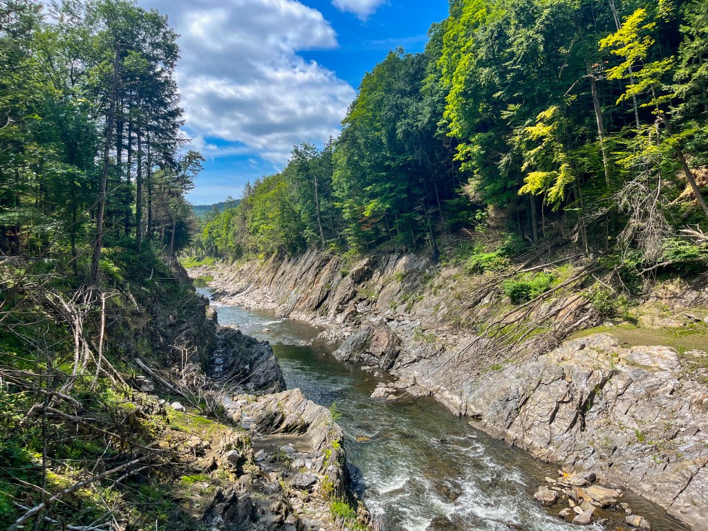 Visiting Quechee State Park in Vermont - Au-delà du paysage